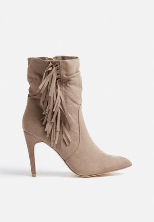 Madison Shoes South Africa | Luxurious & Trendy Shoes | Superbalist